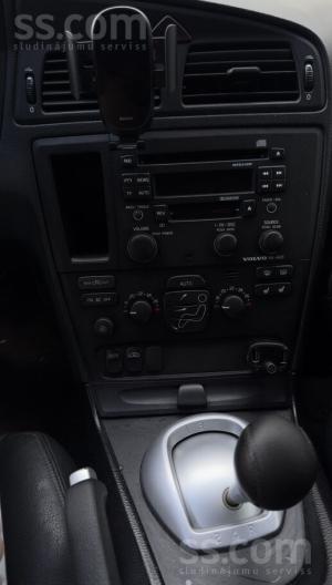 Melns Volvo S60 2003 Rīga, ar dzinēja tilpumu 2.40 L un nobraukumu 388 tūkst. km par 2500 €, foto 6 vietnē AUTOMOTO.COM.LV