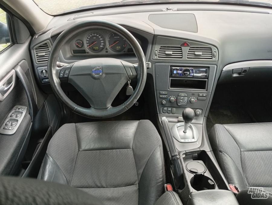 Melns Volvo S60 2003 Viļņa, ar dzinēja tilpumu 2.40 L un nobraukumu 326 tūkst. km par 1300 €, foto 8 vietnē AUTOMOTO.COM.LV