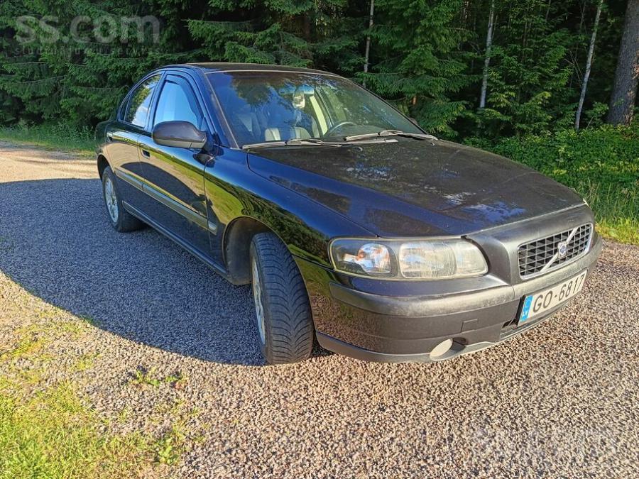 Melns Volvo S60 2003 Balvi, ar dzinēja tilpumu 2.40 L un nobraukumu 550 tūkst. km par 1450 €, foto 1 vietnē AUTOMOTO.COM.LV