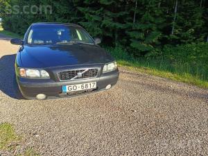 Melns Volvo S60 2003 Balvi, ar dzinēja tilpumu 2.40 L un nobraukumu 550 tūkst. km par 1450 €, foto 5 vietnē AUTOMOTO.COM.LV