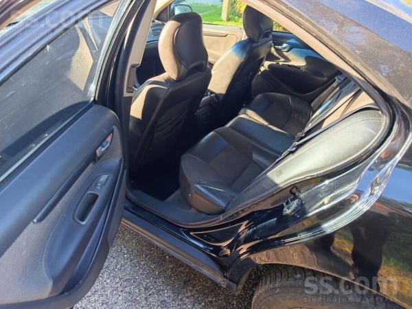 Melns Volvo S60 2003 Balvi, ar dzinēja tilpumu 2.40 L un nobraukumu 550 tūkst. km par 1450 €, foto 9 vietnē AUTOMOTO.COM.LV