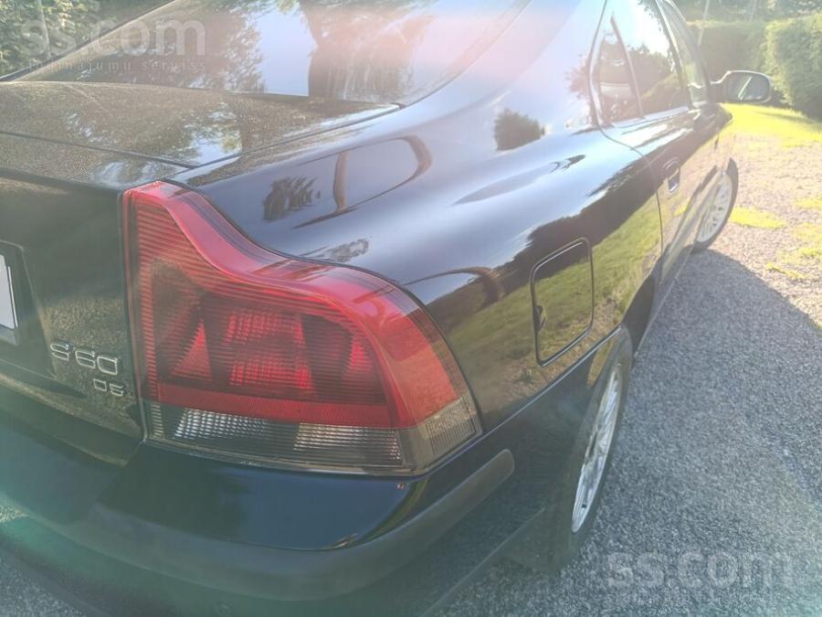 Melns Volvo S60 2003 Balvi, ar dzinēja tilpumu 2.40 L un nobraukumu 550 tūkst. km par 1450 €, foto 13 vietnē AUTOMOTO.COM.LV