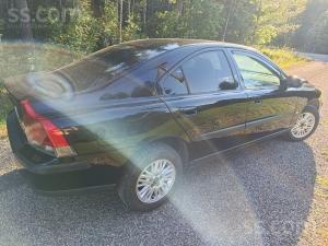 Melns Volvo S60 2003 Balvi, ar dzinēja tilpumu 2.40 L un nobraukumu 550 tūkst. km par 1450 €, foto 17 vietnē AUTOMOTO.COM.LV