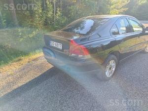 Melns Volvo S60 2003 Balvi, ar dzinēja tilpumu 2.40 L un nobraukumu 550 tūkst. km par 1450 €, foto 19 vietnē AUTOMOTO.COM.LV