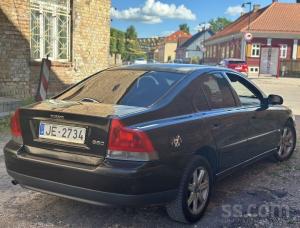 Melns Volvo S60 2003 Jelgava, ar dzinēja tilpumu 2.40 L un nobraukumu 363 tūkst. km par 1050 €, foto 5 vietnē AUTOMOTO.COM.LV