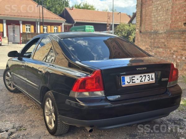 Melns Volvo S60 2003 Jelgava, ar dzinēja tilpumu 2.40 L un nobraukumu 363 tūkst. km par 1050 €, foto 5 vietnē AUTOMOTO.COM.LV