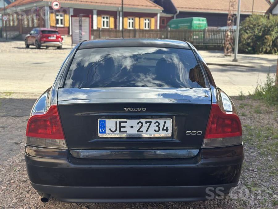 Melns Volvo S60 2003 Jelgava, ar dzinēja tilpumu 2.40 L un nobraukumu 363 tūkst. km par 1050 €, foto 7 vietnē AUTOMOTO.COM.LV