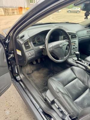 Melns Volvo S60 2003 Viļņa, ar dzinēja tilpumu 2.40 L un nobraukumu 340 tūkst. km par 1900 €, foto 7 vietnē AUTOMOTO.COM.LV