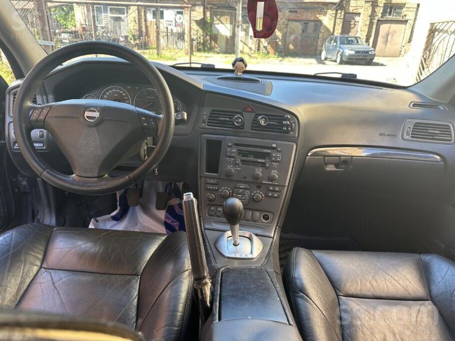Melns Volvo S60 2003 Jelgava, ar dzinēja tilpumu 2.40 L un nobraukumu 363 tūkst. km par 900 €, foto 9 vietnē AUTOMOTO.COM.LV