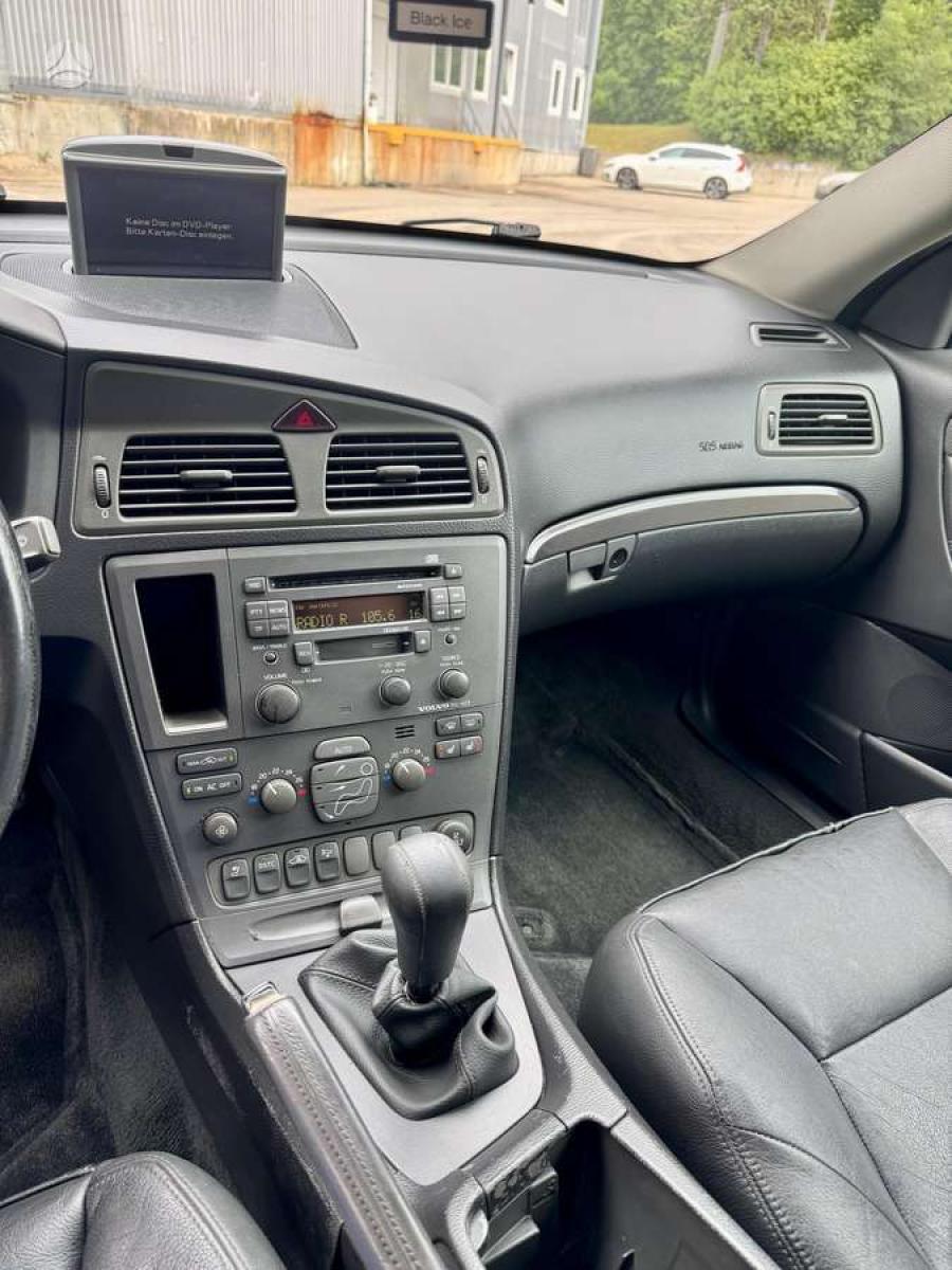 Melns Volvo S60 2003 Viļņa, ar dzinēja tilpumu 2.40 L un nobraukumu 320 tūkst. km par 1700 €, foto 9 vietnē AUTOMOTO.COM.LV