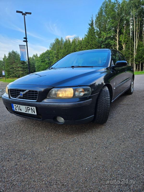 Black Volvo S60 2003 in Torva, with an engine capacity of 2.40 L and mileage of 486 thousand km for 2700 €, photo 3 on AUTOMOTO.COM.LV