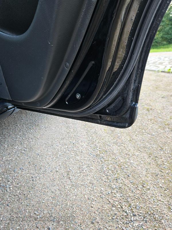 Black Volvo S60 2003 in Torva, with an engine capacity of 2.40 L and mileage of 486 thousand km for 2700 €, photo 10 on AUTOMOTO.COM.LV
