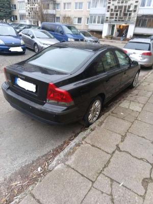 Black Volvo S60 2003 in Vilnius, with an engine capacity of 2.40 L and mileage of 367 thousand km for 1150 €, photo 3 on AUTOMOTO.COM.LV