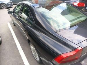 Black Volvo S60 2003 in Vilnius, with an engine capacity of 2.40 L and mileage of 367 thousand km for 1150 €, photo 6 on AUTOMOTO.COM.LV