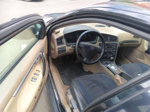 Black Volvo S60 2003 in Vilnius, with an engine capacity of 2.40 L and mileage of 367 thousand km for 1150 €, photo 7 on AUTOMOTO.COM.LV