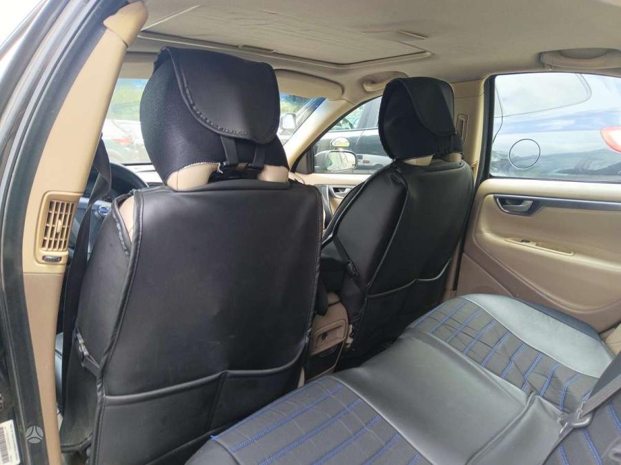 Black Volvo S60 2003 in Vilnius, with an engine capacity of 2.40 L and mileage of 367 thousand km for 1150 €, photo 8 on AUTOMOTO.COM.LV