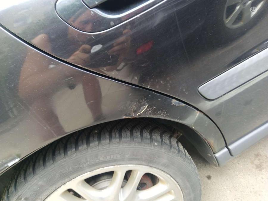 Black Volvo S60 2003 in Vilnius, with an engine capacity of 2.40 L and mileage of 367 thousand km for 1150 €, photo 11 on AUTOMOTO.COM.LV