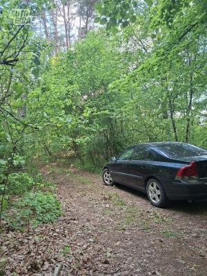 Black Volvo S60 2003 in Trakai, with an engine capacity of 2.40 L and mileage of 340 thousand km for 2430 €, photo 3 on AUTOMOTO.COM.LV