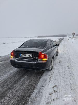 Black Volvo S60 2003 in Trakai, with an engine capacity of 2.40 L and mileage of 340 thousand km for 2430 €, photo 4 on AUTOMOTO.COM.LV