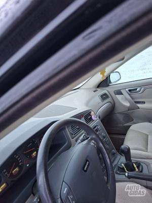 Black Volvo S60 2003 in Trakai, with an engine capacity of 2.40 L and mileage of 340 thousand km for 2430 €, photo 5 on AUTOMOTO.COM.LV