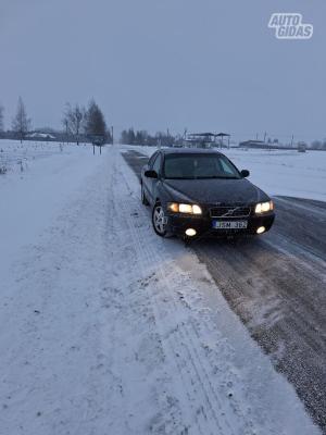Black Volvo S60 2003 in Trakai, with an engine capacity of 2.40 L and mileage of 340 thousand km for 2430 €, photo 6 on AUTOMOTO.COM.LV