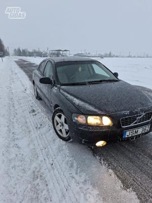 Black Volvo S60 2003 in Trakai, with an engine capacity of 2.40 L and mileage of 340 thousand km for 2430 €, photo 10 on AUTOMOTO.COM.LV