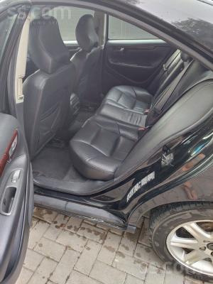Black Volvo S60 2003 in Riga, with an engine capacity of 2.40 L and mileage of 298 thousand km for 2000 €, photo 4 on AUTOMOTO.COM.LV