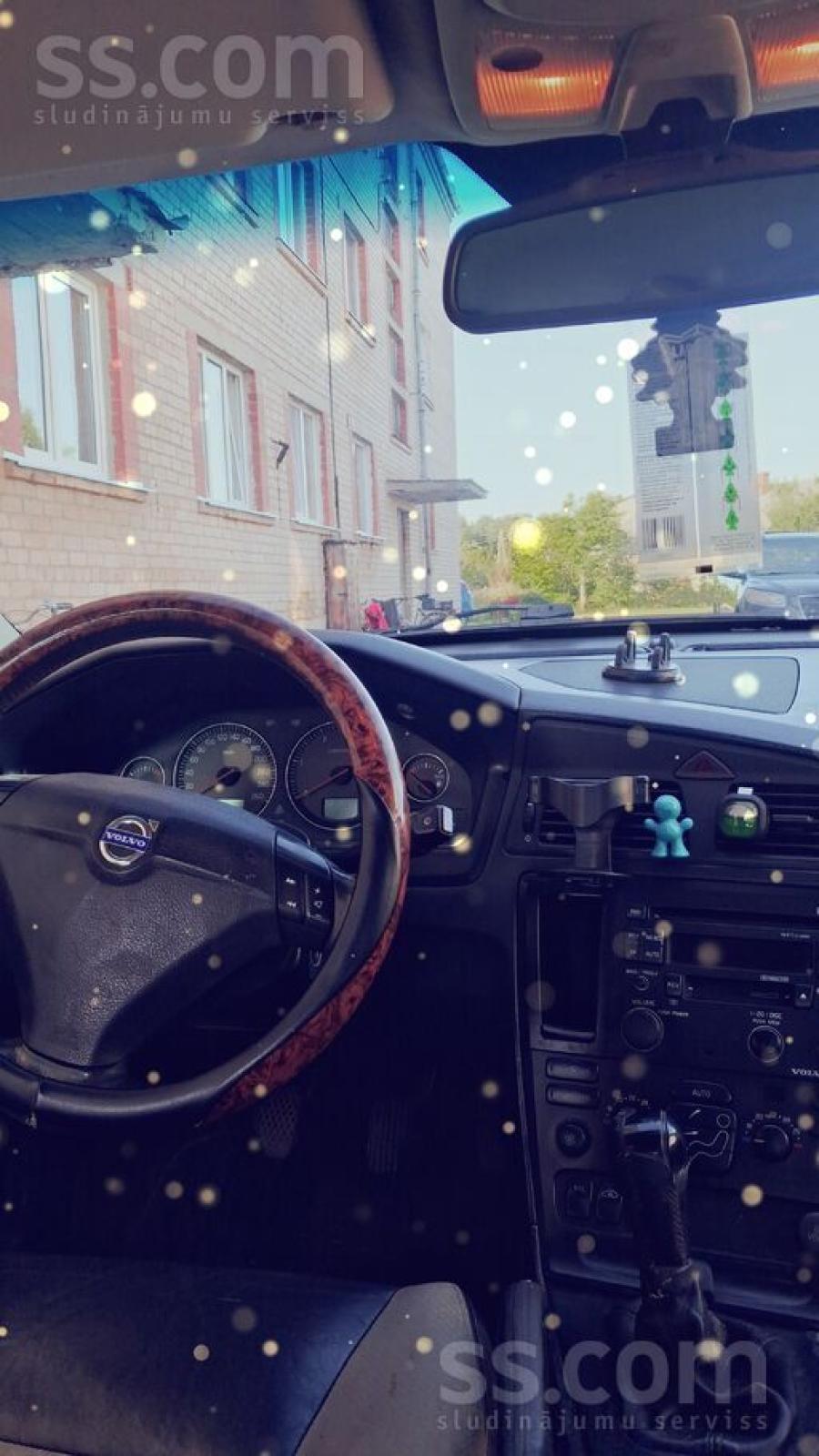 Melns Volvo S60 2003 Balvi, ar dzinēja tilpumu 2.40 L un nobraukumu 526 tūkst. km par 1250 €, foto 3 vietnē AUTOMOTO.COM.LV