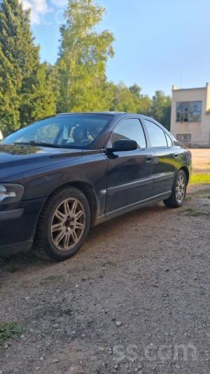 Melns Volvo S60 2003 Balvi, ar dzinēja tilpumu 2.40 L un nobraukumu 526 tūkst. km par 1250 €, foto 5 vietnē AUTOMOTO.COM.LV