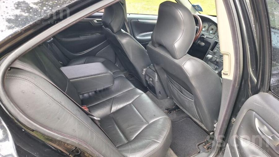 Melns Volvo S60 2003 Cēsis, ar dzinēja tilpumu 2.40 L un nobraukumu 448 tūkst. km par 1150 €, foto 4 vietnē AUTOMOTO.COM.LV