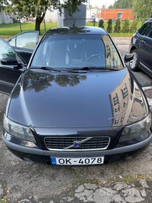 Black Volvo S60 2003 in Jelgava, with an engine capacity of 2.40 L and mileage of 229 thousand km for 1300 €, photo  on AUTOMOTO.COM.LV