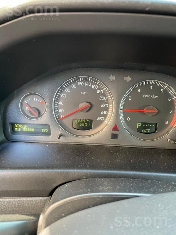 Melns Volvo S60 2003 Jelgava, ar dzinēja tilpumu 2.40 L un nobraukumu 229 tūkst. km par 1300 €, foto 10 vietnē AUTOMOTO.COM.LV
