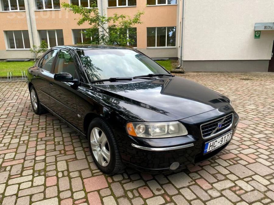 Melns Volvo S60 2004 Jelgava, ar dzinēja tilpumu 2.40 L un nobraukumu 424 tūkst. km par 1850 €, foto 3 vietnē AUTOMOTO.COM.LV
