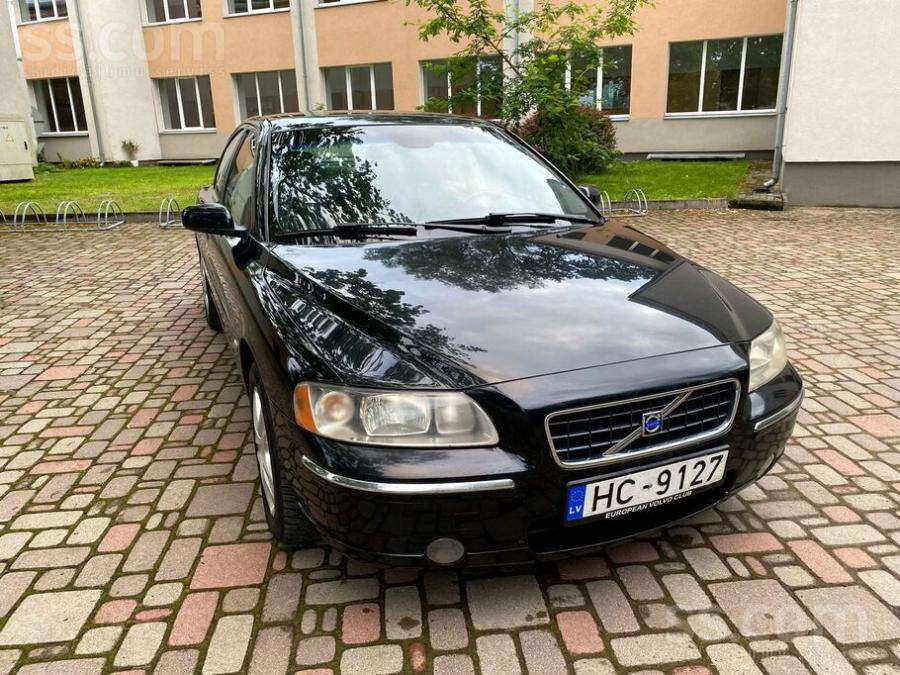 Melns Volvo S60 2004 Jelgava, ar dzinēja tilpumu 2.40 L un nobraukumu 424 tūkst. km par 1850 €, foto 4 vietnē AUTOMOTO.COM.LV