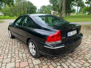 Melns Volvo S60 2004 Jelgava, ar dzinēja tilpumu 2.40 L un nobraukumu 424 tūkst. km par 1850 €, foto 8 vietnē AUTOMOTO.COM.LV