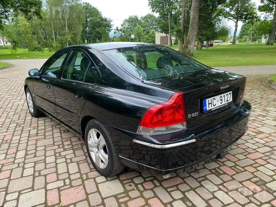Melns Volvo S60 2004 Jelgava, ar dzinēja tilpumu 2.40 L un nobraukumu 424 tūkst. km par 1850 €, foto 8 vietnē AUTOMOTO.COM.LV