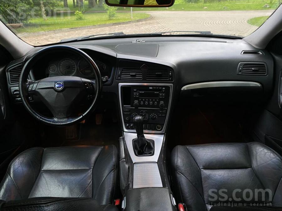 Melns Volvo S60 2004 Jelgava, ar dzinēja tilpumu 2.40 L un nobraukumu 424 tūkst. km par 1850 €, foto 12 vietnē AUTOMOTO.COM.LV