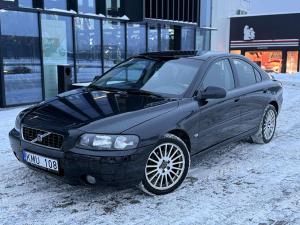 Black Volvo S60 2004 in Vilnius, with an engine capacity of 2.40 L and mileage of 359 thousand km for 1600 €, photo  on AUTOMOTO.COM.LV