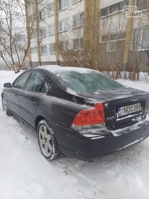 Black Volvo S60 2004 in Vilnius, with an engine capacity of 2.50 L and mileage of 240 thousand km for 2800 €, photo 3 on AUTOMOTO.COM.LV