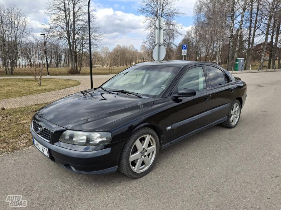 Melns Volvo S60 2004 Prienai, ar dzinēja tilpumu 2.40 L un nobraukumu 373 tūkst. km par 1799 €, foto 2 vietnē AUTOMOTO.COM.LV