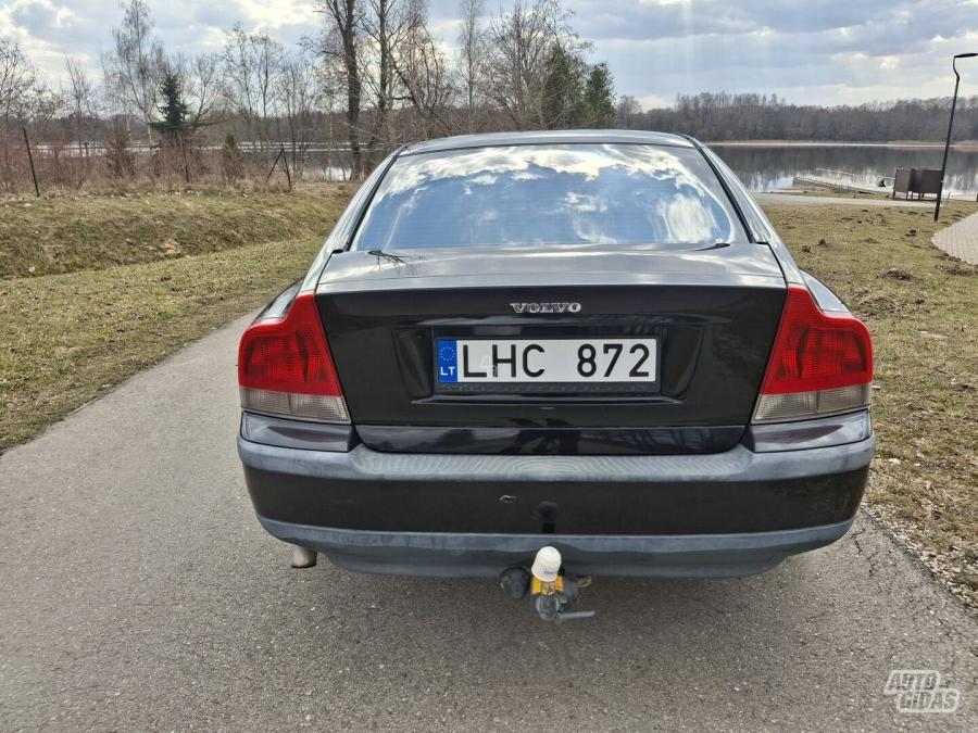 Melns Volvo S60 2004 Prienai, ar dzinēja tilpumu 2.40 L un nobraukumu 373 tūkst. km par 1799 €, foto 8 vietnē AUTOMOTO.COM.LV