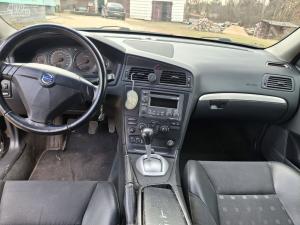 Melns Volvo S60 2004 Prienai, ar dzinēja tilpumu 2.40 L un nobraukumu 373 tūkst. km par 1799 €, foto 9 vietnē AUTOMOTO.COM.LV