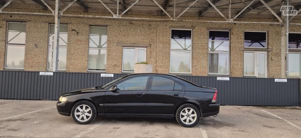 Melns Volvo S60 2004 Alīta, ar dzinēja tilpumu 2.40 L un nobraukumu 316 tūkst. km par 1490 €, foto 2 vietnē AUTOMOTO.COM.LV