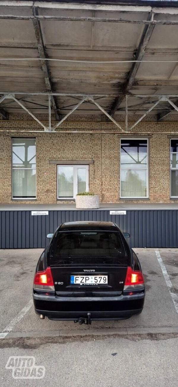 Melns Volvo S60 2004 Alīta, ar dzinēja tilpumu 2.40 L un nobraukumu 316 tūkst. km par 1490 €, foto 4 vietnē AUTOMOTO.COM.LV