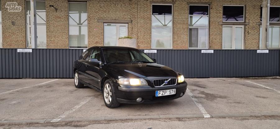 Melns Volvo S60 2004 Alīta, ar dzinēja tilpumu 2.40 L un nobraukumu 316 tūkst. km par 1490 €, foto 8 vietnē AUTOMOTO.COM.LV