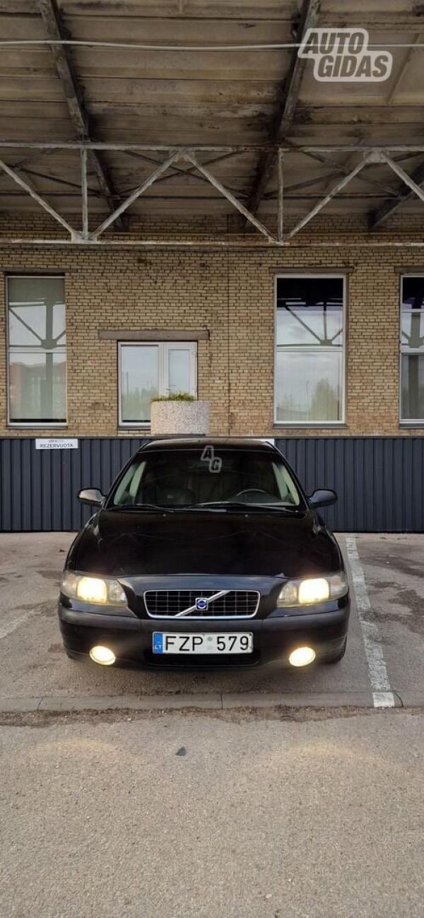 Melns Volvo S60 2004 Alīta, ar dzinēja tilpumu 2.40 L un nobraukumu 316 tūkst. km par 1490 €, foto 8 vietnē AUTOMOTO.COM.LV