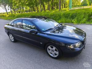 Black Volvo S60 2004 in Taurage, with an engine capacity of 2.40 L and mileage of 337 thousand km for 1480 €, photo 3 on AUTOMOTO.COM.LV