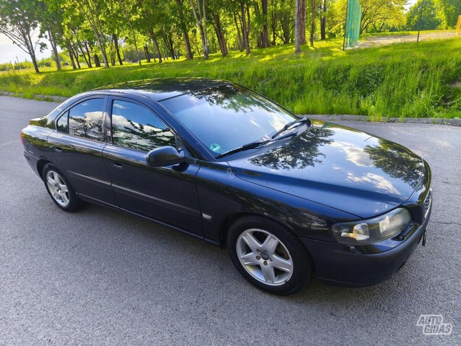 Black Volvo S60 2004 in Taurage, with an engine capacity of 2.40 L and mileage of 337 thousand km for 1480 €, photo 3 on AUTOMOTO.COM.LV