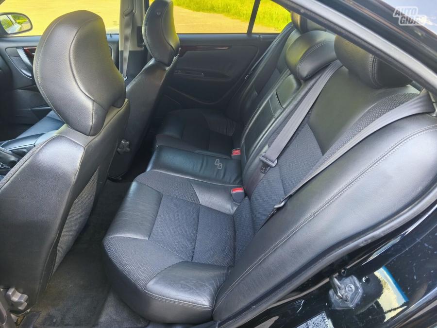 Black Volvo S60 2004 in Taurage, with an engine capacity of 2.40 L and mileage of 337 thousand km for 1480 €, photo 15 on AUTOMOTO.COM.LV