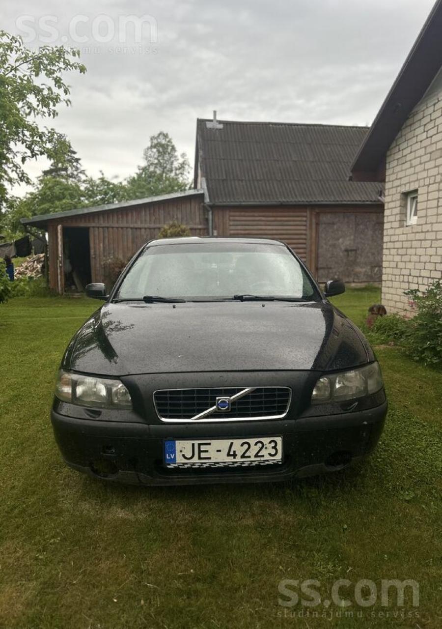 Melns Volvo S60 2004 Rēzekne, ar dzinēja tilpumu 2.40 L un nobraukumu 406 tūkst. km par 1000 €, foto 5 vietnē AUTOMOTO.COM.LV